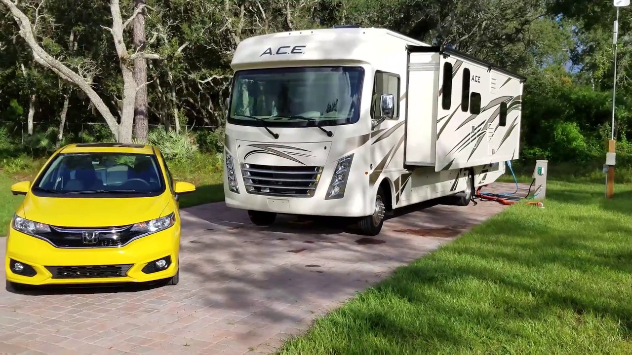 This Is The Thor 2019 Rv ACE 32.1 It has 2 showers & MORE bed room ...