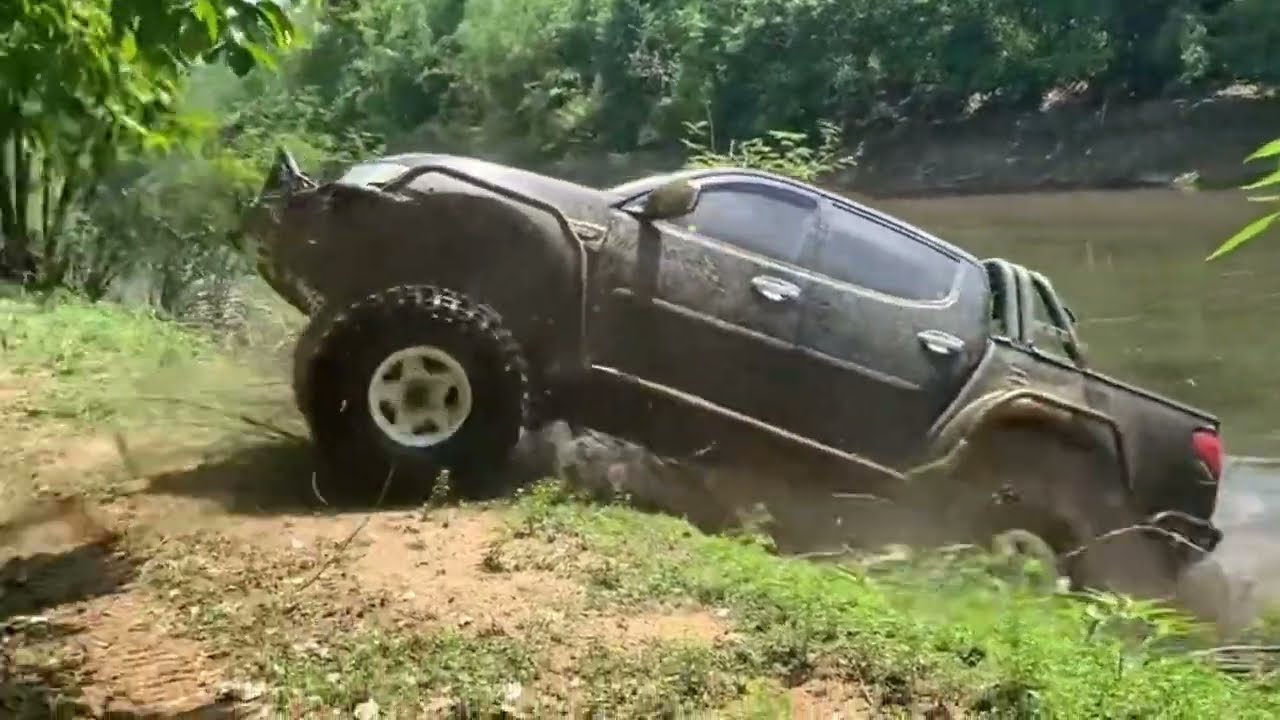Mitsubishi Triton With LC80 Axle 🇹🇭 - YouTube