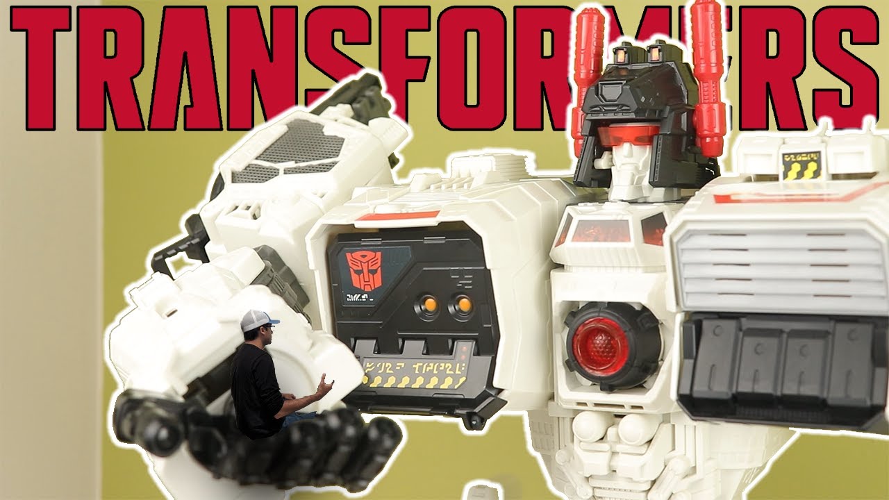 The FIRST Ever Titan Class…..Does It Hold Up? | #transformers Thrilling ...
