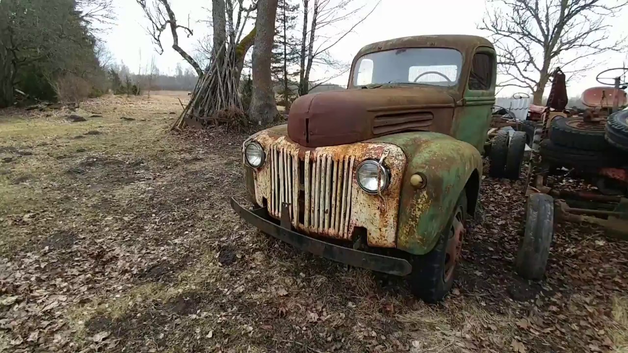 1943 Ford G8T cold start after 1.5 year - YouTube