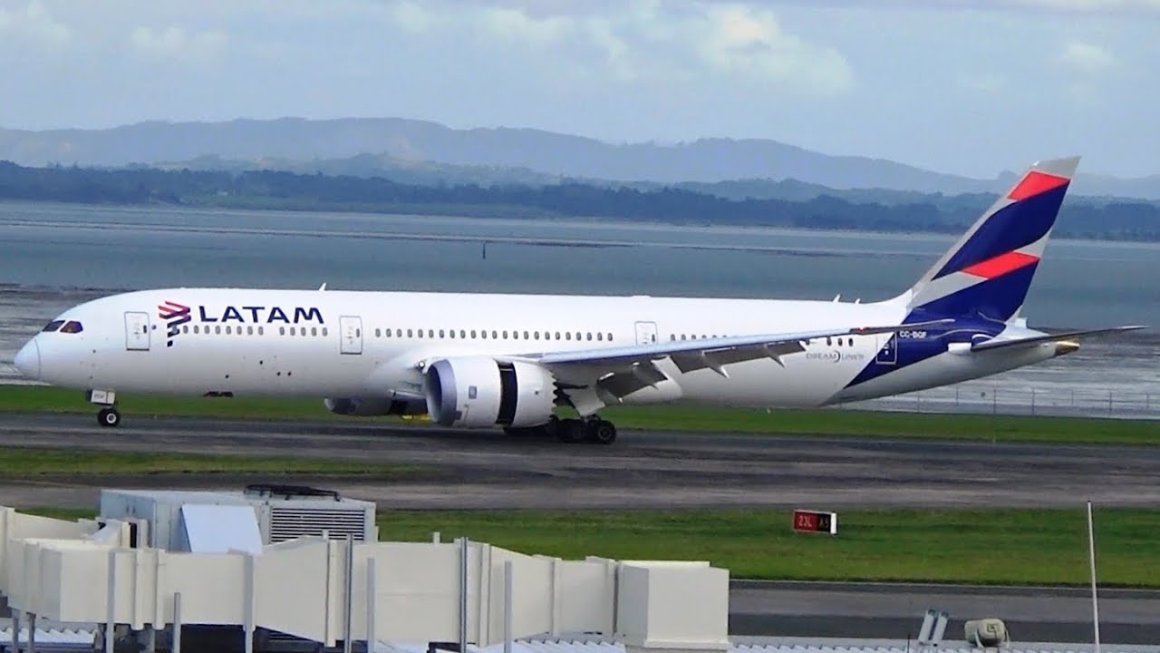 LATAM B787-9 | Landing Auckland Airport | CC-BGF - YouTube