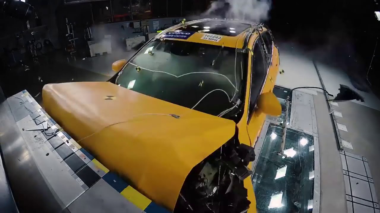 2019 Volvo XC60 crash tests - YouTube
