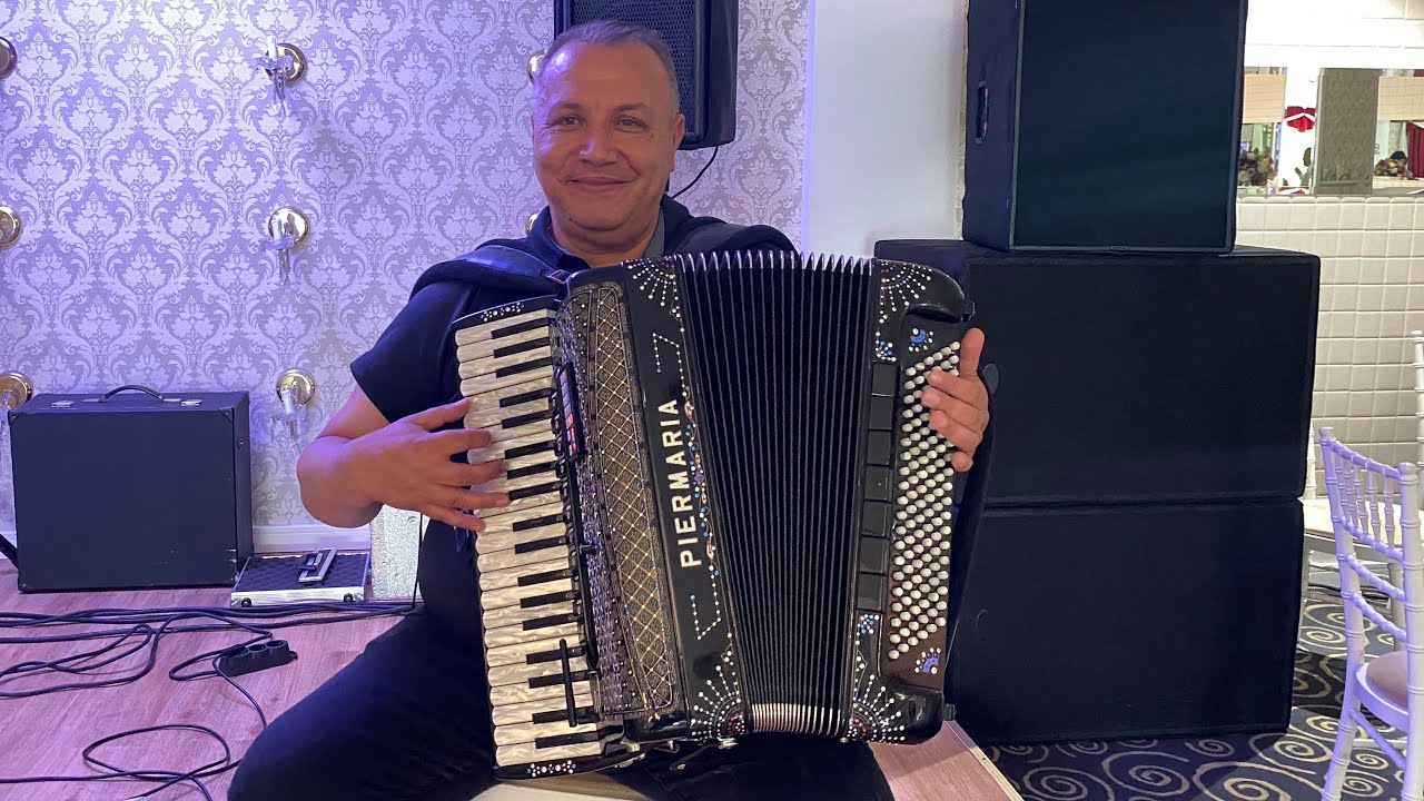 MARIUS ANDREI CU NOUL ACORDEON - MELODII DE ASCULTARE SI HORE DE JOC ...