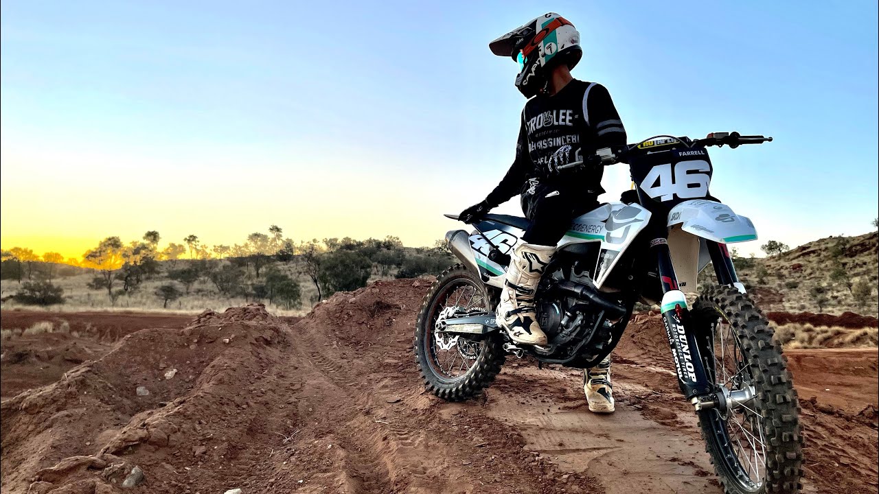 VLOG #36 - FINKE TRACK RIDES / PREPPING BIKES /MINI MX TRACK - YouTube