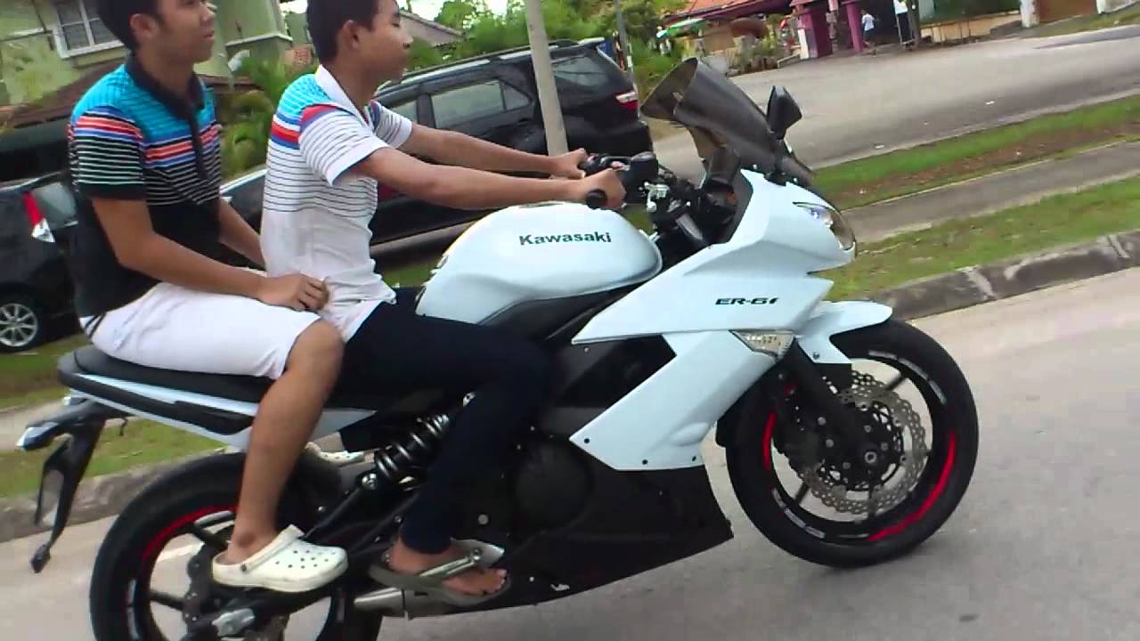 Test drive Kawasaki ER6-F - YouTube