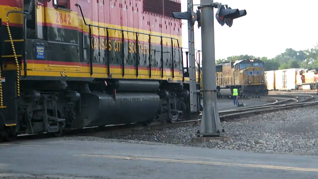 Kansas City Southern Local with Rail Switching Action!!! - YouTube
