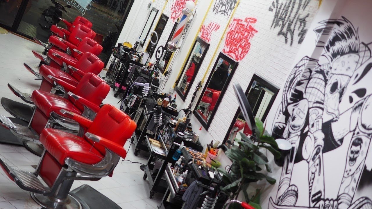 Ducky Cutz Chalong Barbershop - YouTube