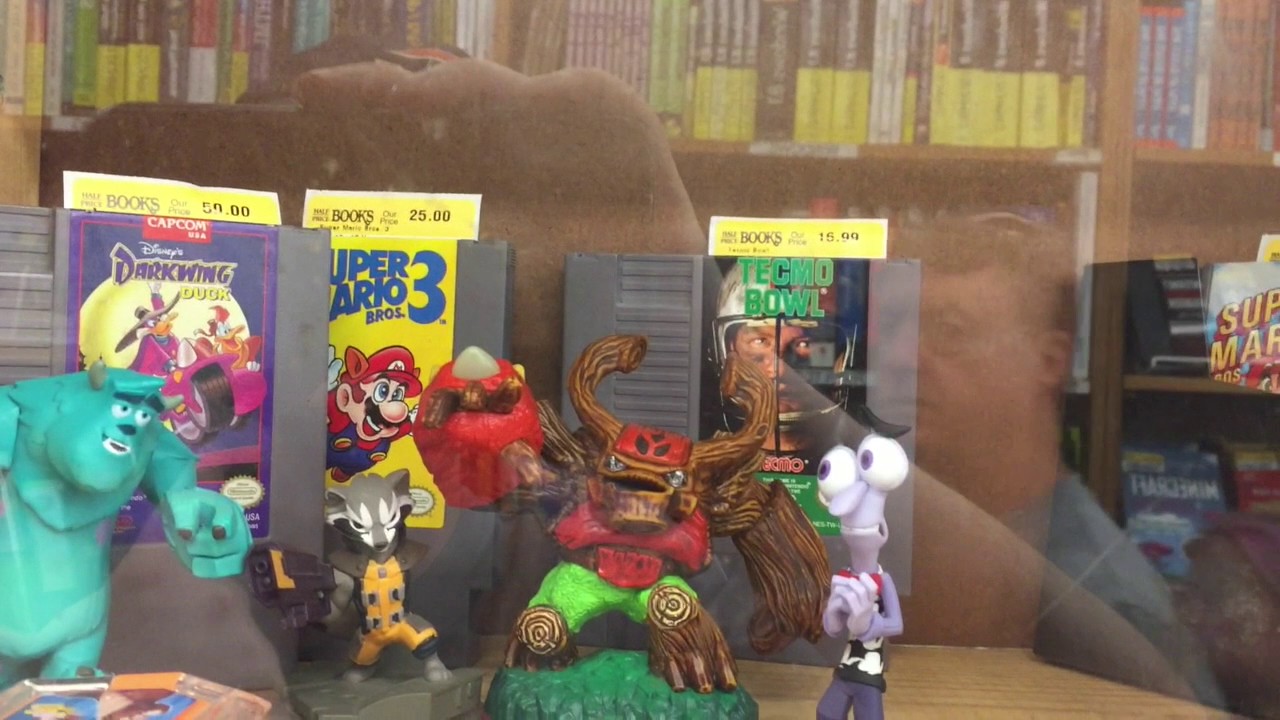 Checking the Half Price Books Video Game Case - YouTube