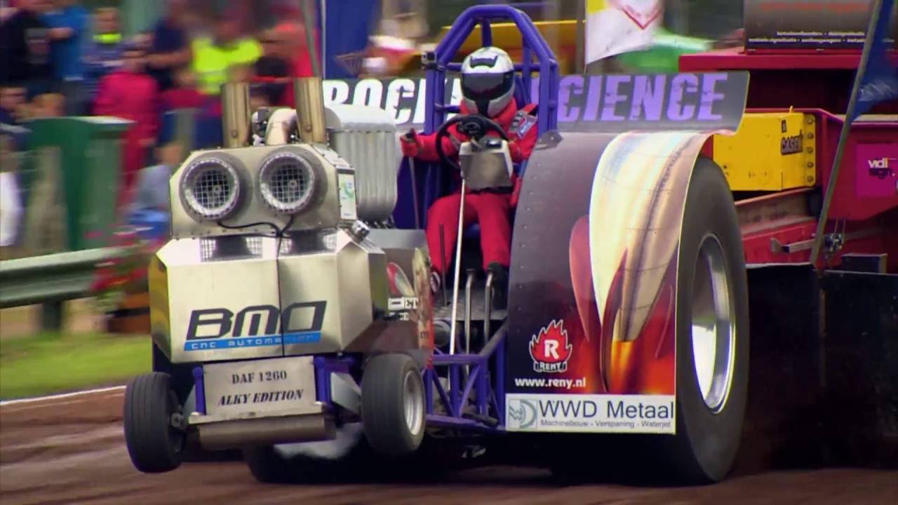 Elvis, le king du moteur : Le tractor pulling - YouTube