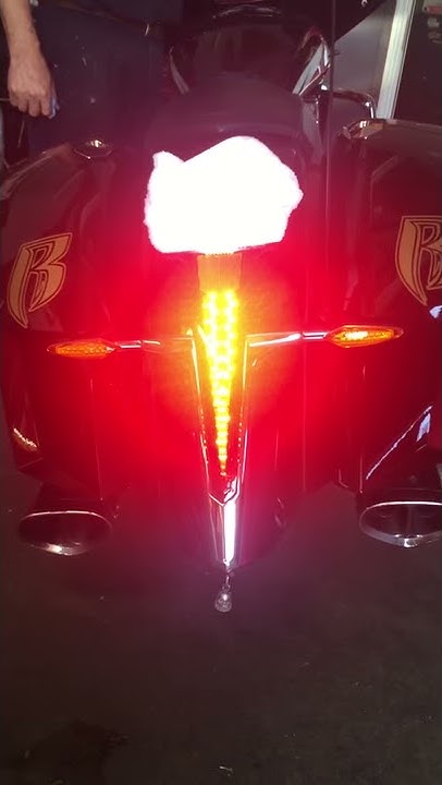 Flashing brake light - YouTube