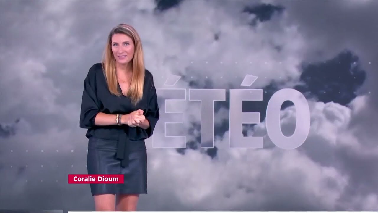 Weather Presenter in a Black Leather Skirt - YouTube