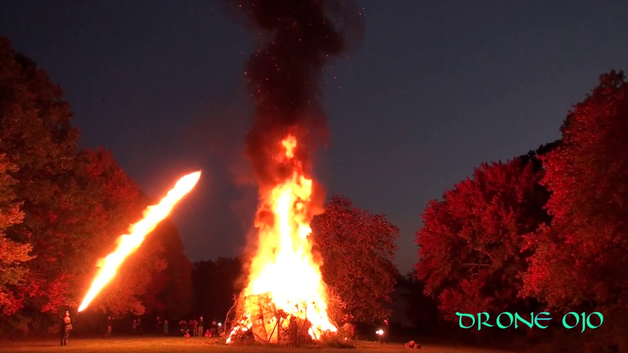 Extreme Bon Fire - YouTube