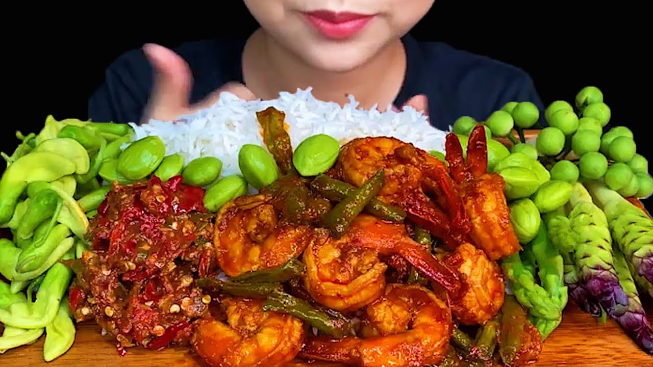 EATING GREEN VEGGIES||SPICY SHRIMP WITH LONG BEANS CURRY, SPICY CHILLI ...