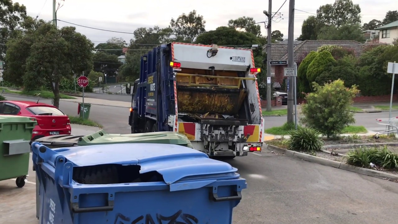 Commercial Rear Loaders Compilation 2020 - YouTube