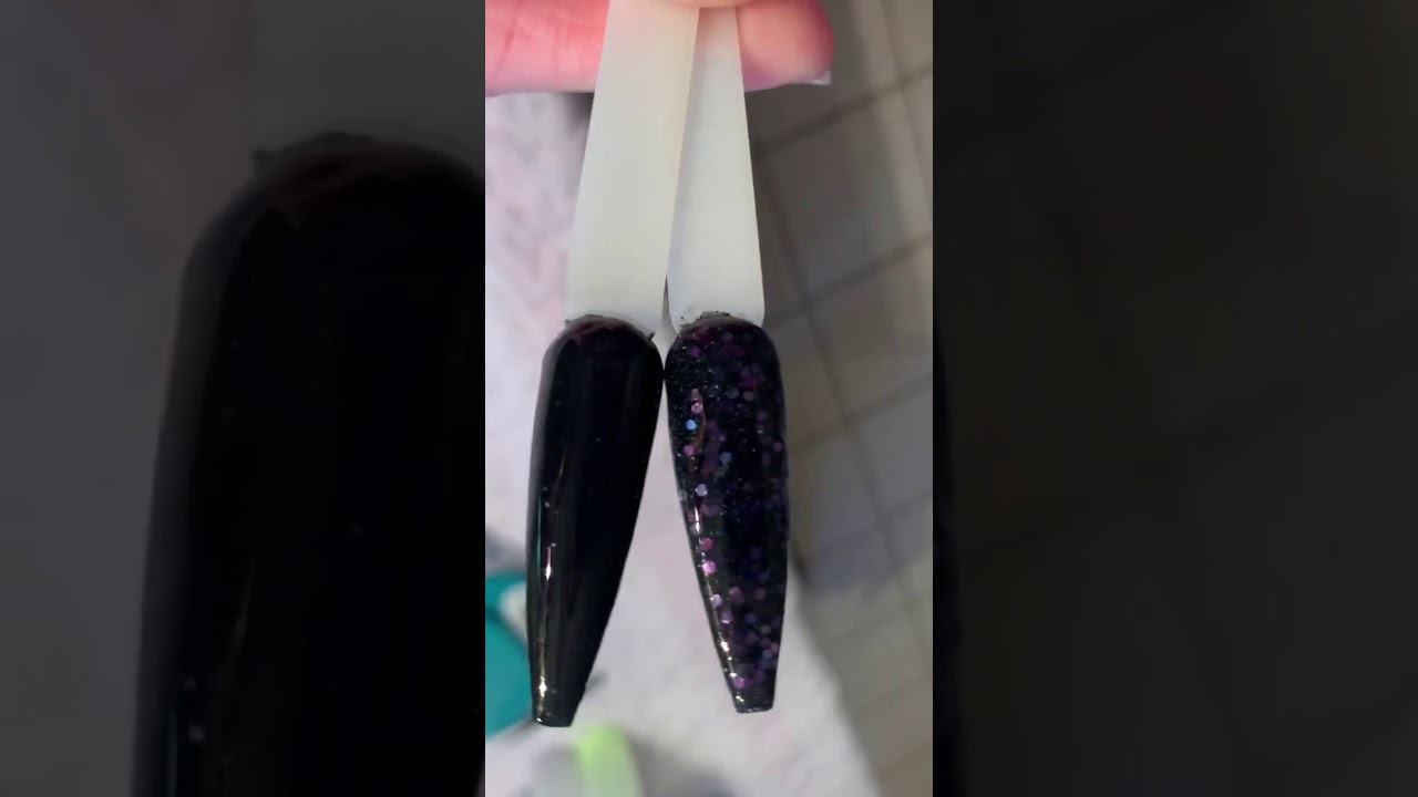 Daisy Dips Nails Moira & "Very Dark" from the Schitt's Creek Collection ...