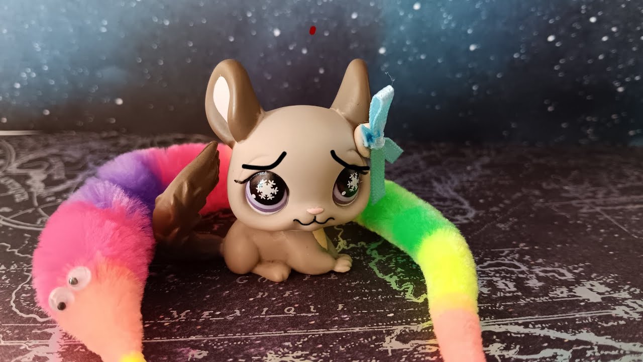 Attack of the Worms! (LPS Skit) - YouTube