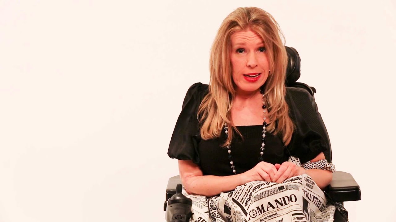 Dr. Danielle Sheypuk Interview - popexpert and Carrie Hammer NYFW - YouTube