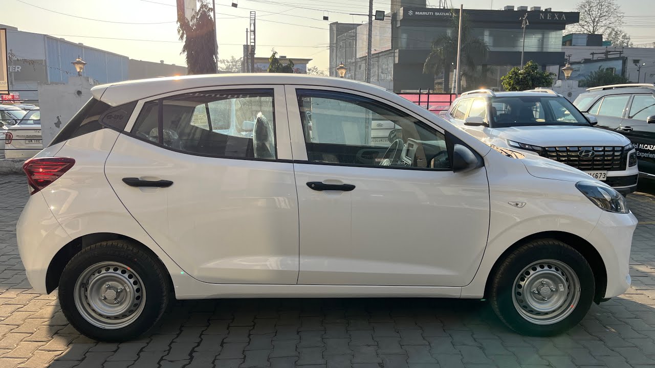 Hyundai Grand i10 Nios Era 2025 | Features | Price | Mileage | Interior ...