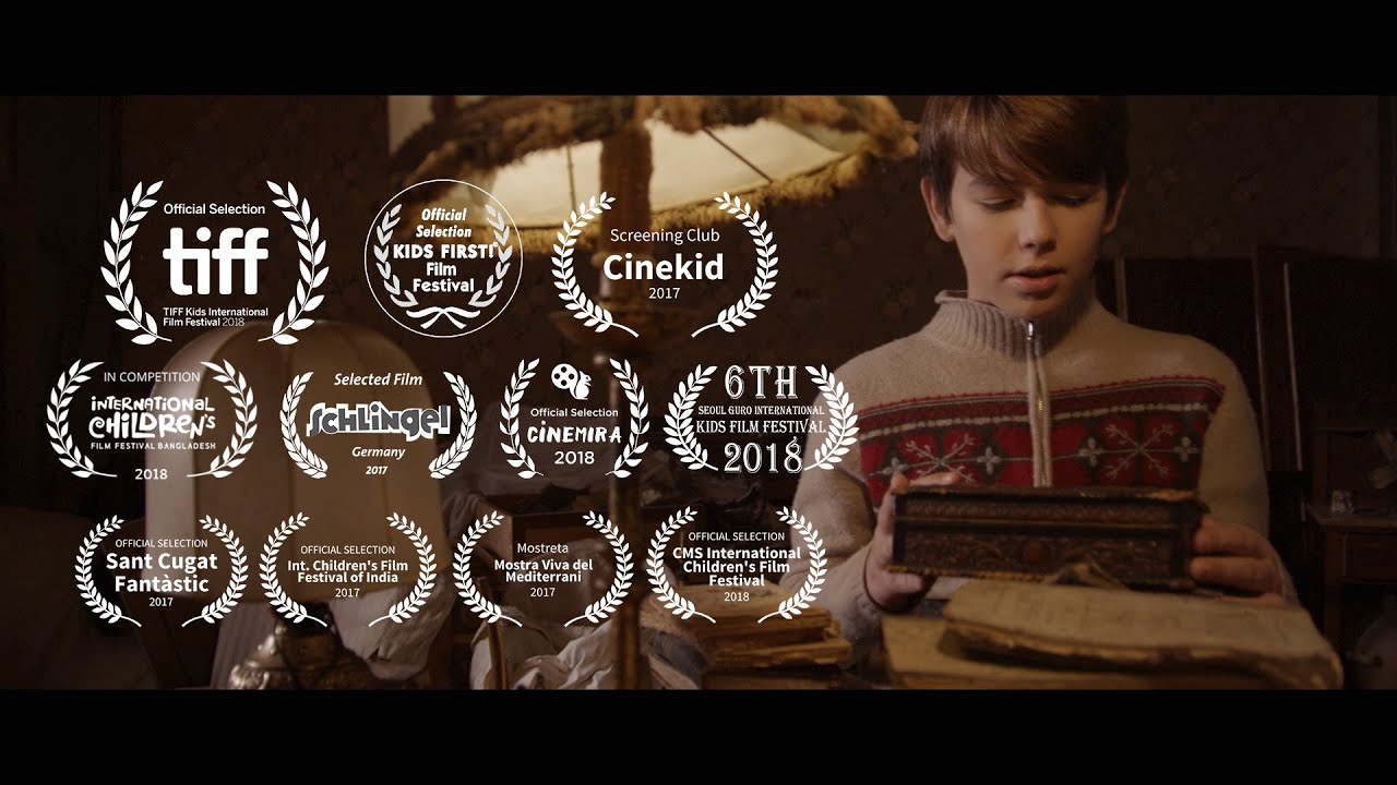 Children Short Film - La Puerta / The Door (Adrià Guxens, 2017) - YouTube