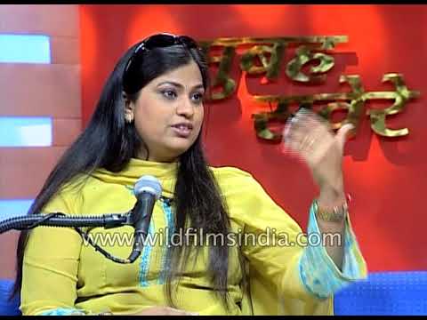 Bollywood singer Richa Sharma sings 'Padharo mhare desh' - YouTube