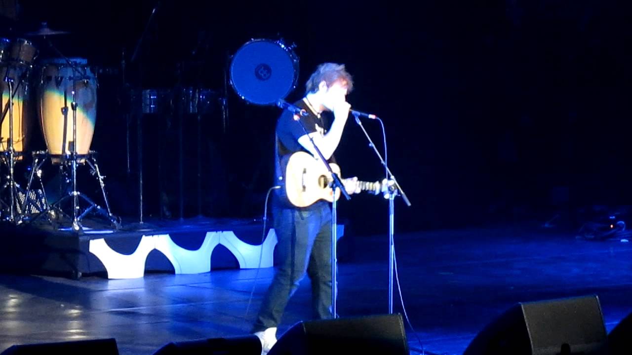 Ed Sheeran beat boxing - Jingle Ball DC @ Patriot Center - YouTube