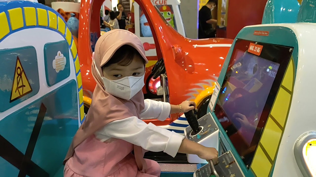 Fun World MOI Kelapa Gading - YouTube