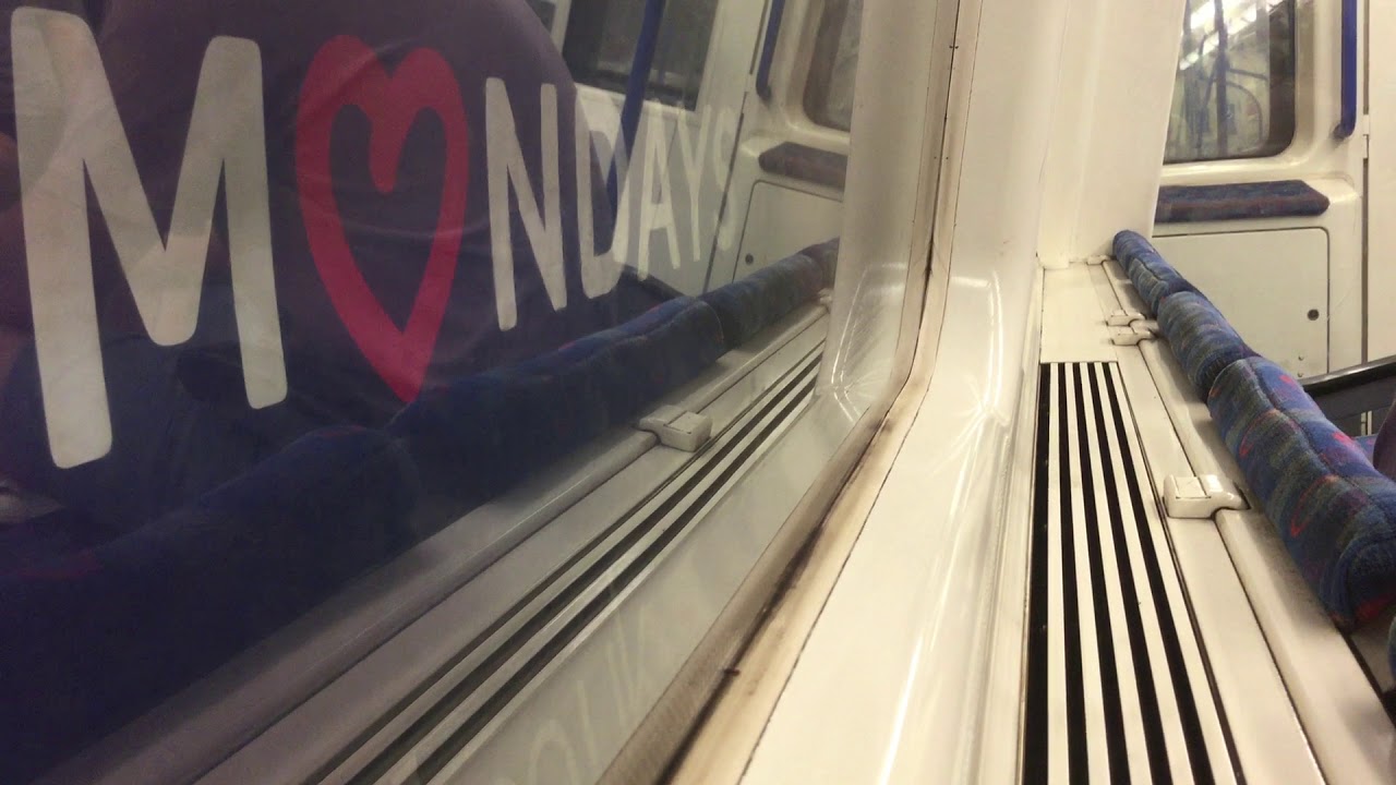 Journey on northern line from archway to Camden town - YouTube