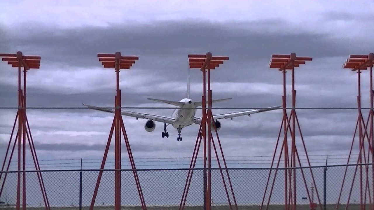 United Airlines - Diverted Flight - YouTube