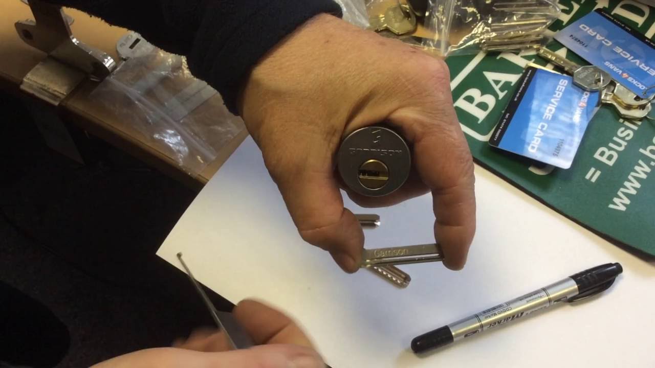 The AWESOME 'See Through' Garrison Lock Pick from UltiM8tools - YouTube