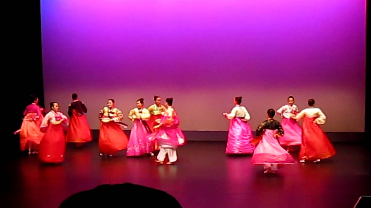 Auckland Grammar School Korean Night - Sogo Dance - YouTube
