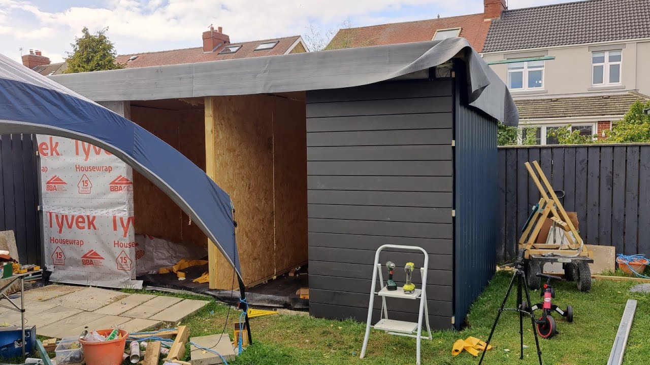 Cladco charcoal grey Composite cladding and anthracite RAL7016 metal ...
