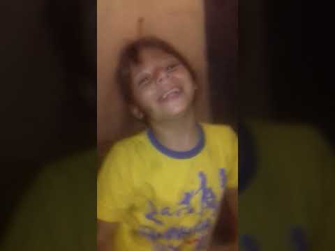 Reagindo a meninas dançando funk