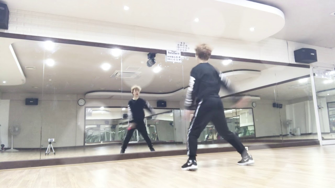 Bonasera (보나세라) - YouTube