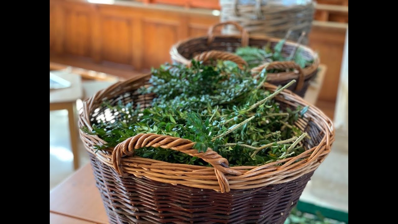 E DIELA E LARIT - HISTORIA DHE TRADITA - YouTube