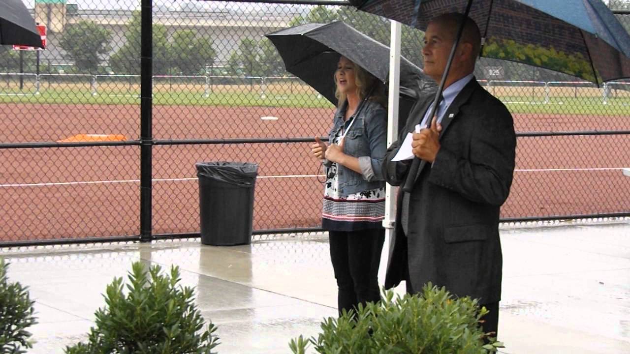 Amanda Allman sings National Anthem - YouTube