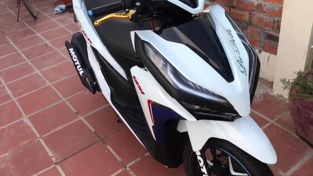 Honda click 125i 2021លេងតែមតាម Click 150i ឡើងកប់ - YouTube