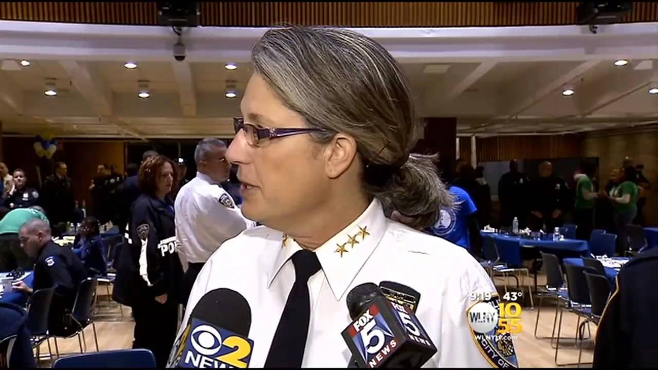 NYC Students, NYPD Officers Come Together For Chess Tournament - YouTube
