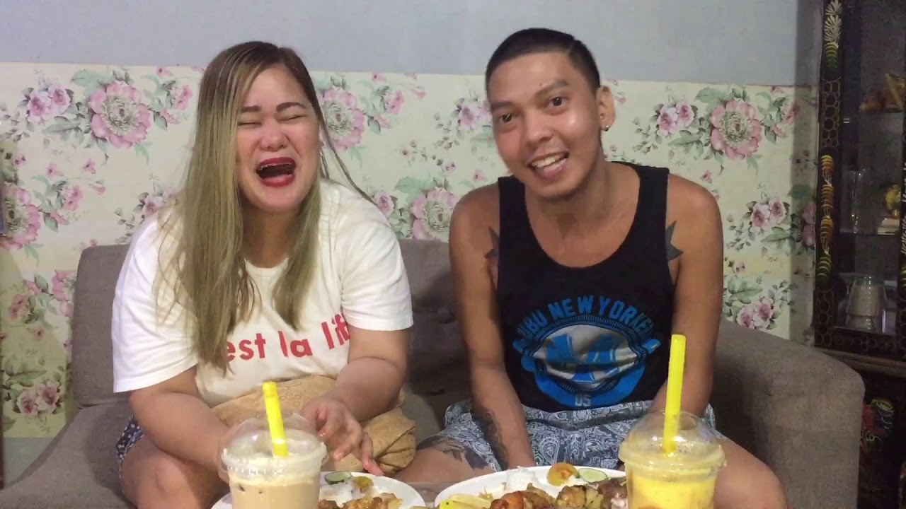 CHICKEN WINGS MUKBANG|Team Johnson VLOG 002 - YouTube