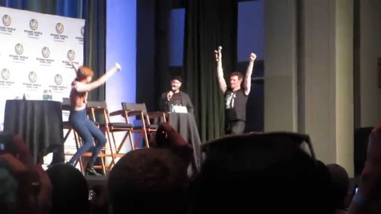 Karen Gillan and Matt Smith - Drunken Giraffe dance - YouTube
