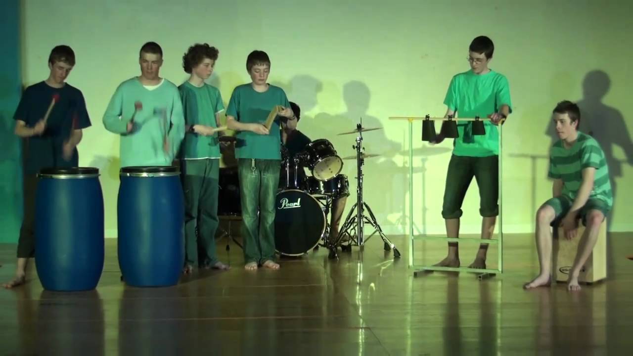 Pecussionsgruppe der Schule Beatenberg - YouTube