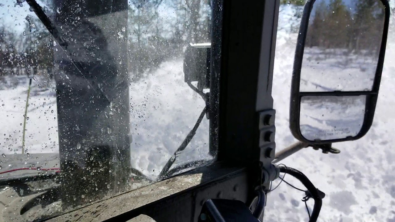 Snow throwin hmmwv - YouTube