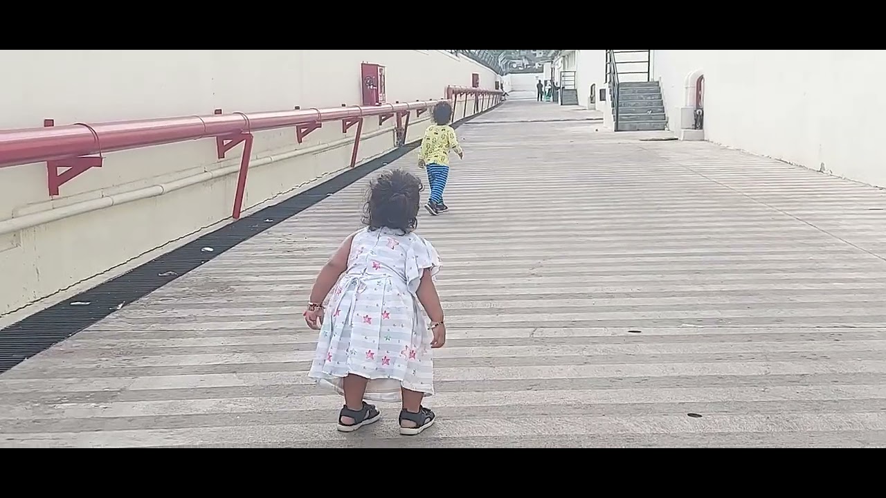 Kiki frog and Aaru frog #twinsbaby - YouTube