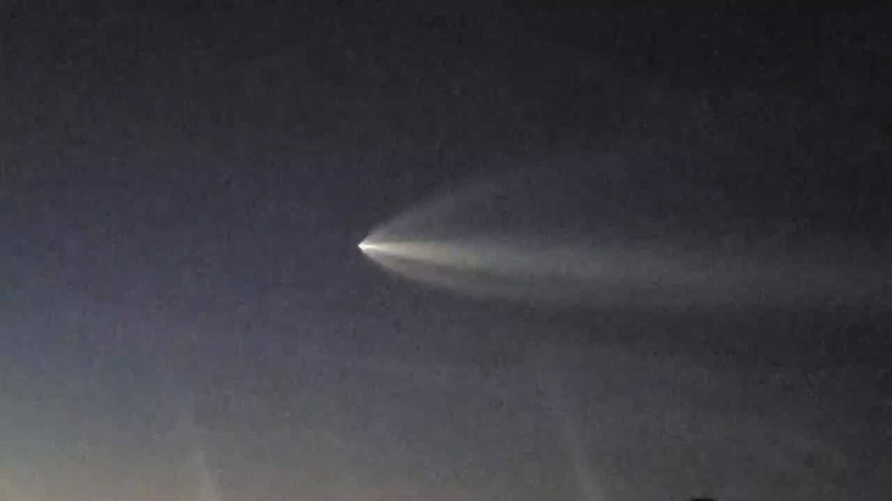 SpaceX Rocket spotted flying over Virginia Beach - YouTube