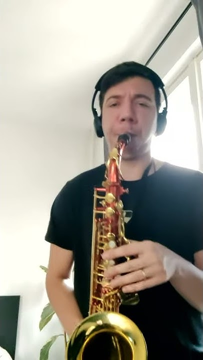 David Gregor plays Bird's "Yardbird Suite" solo - YouTube