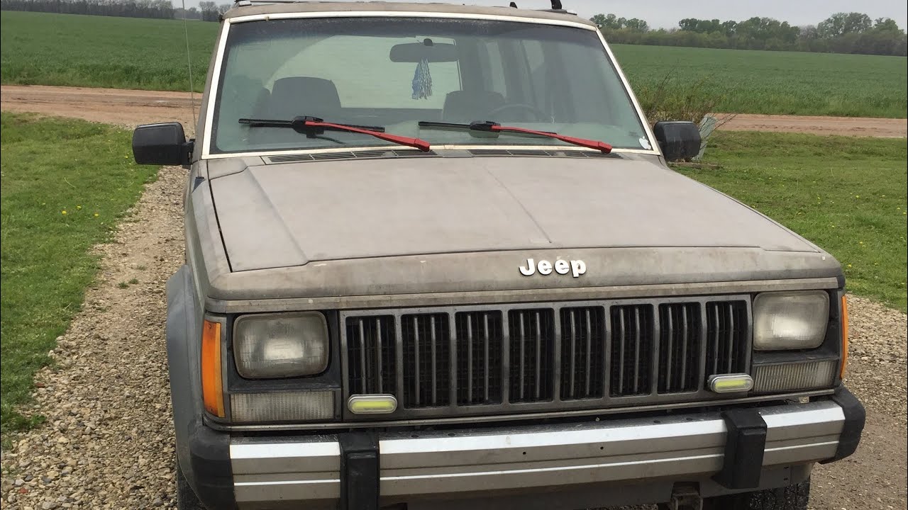 That obnoxious straight piped Jeep - YouTube