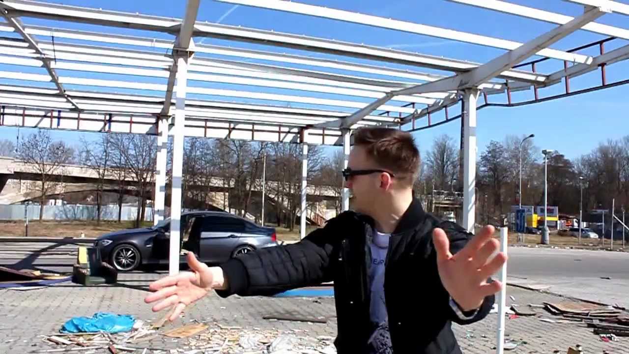 Hugo Toxxx - Family Frost (prod. DJ Wich) - YouTube