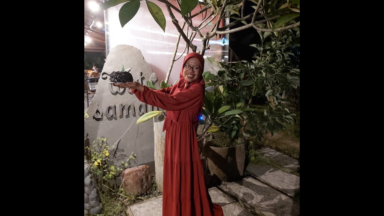 Live Stream Tri Astuti - YouTube