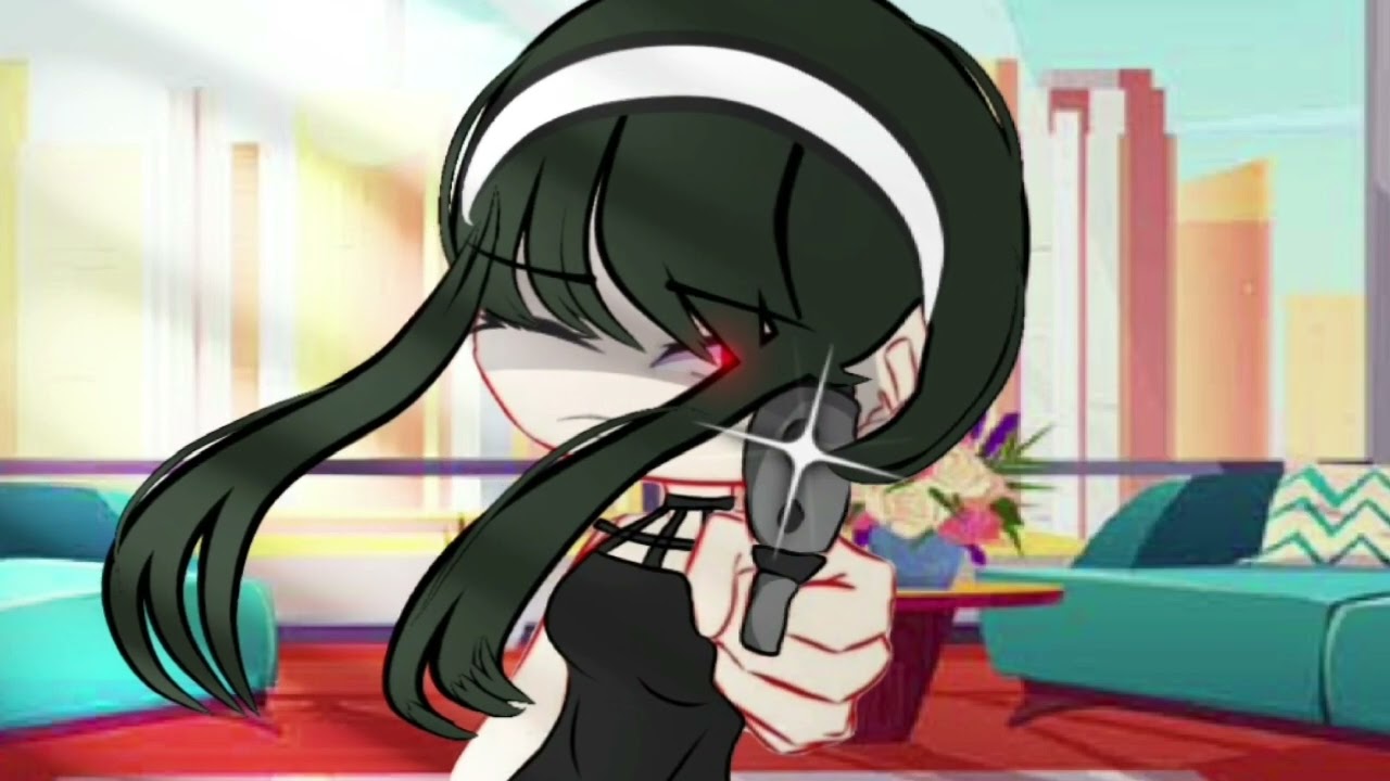 Yor uses a gun?! / SxF / SpyxFamily / Yor Forger (Ft. Loid + Random Guy ...