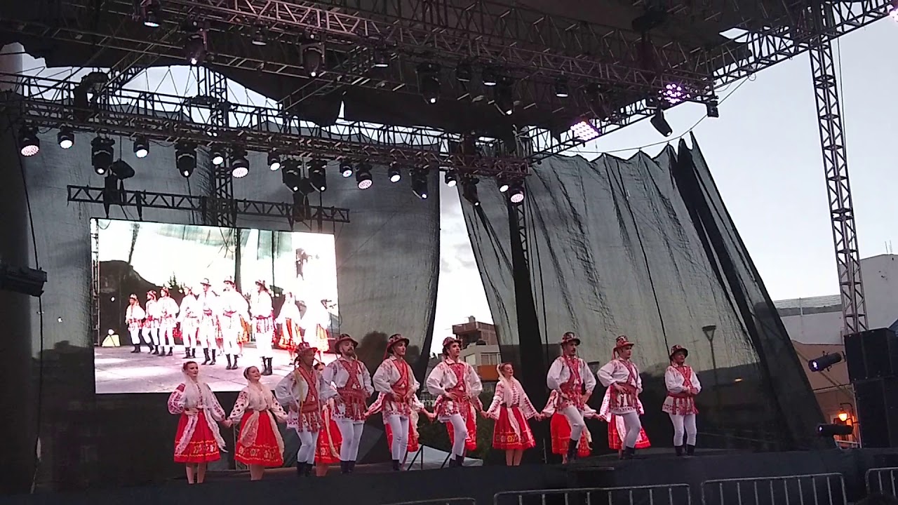 România în Zacatecas - Asamblul Folclórico Doinita - YouTube