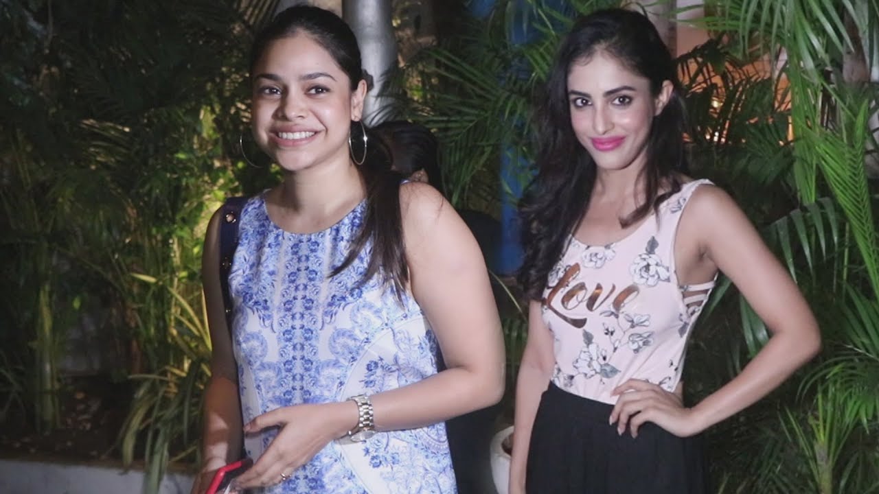 Sumona Chakravarti And Priya Banerjee Spotted At Restaurant For Dinner ...